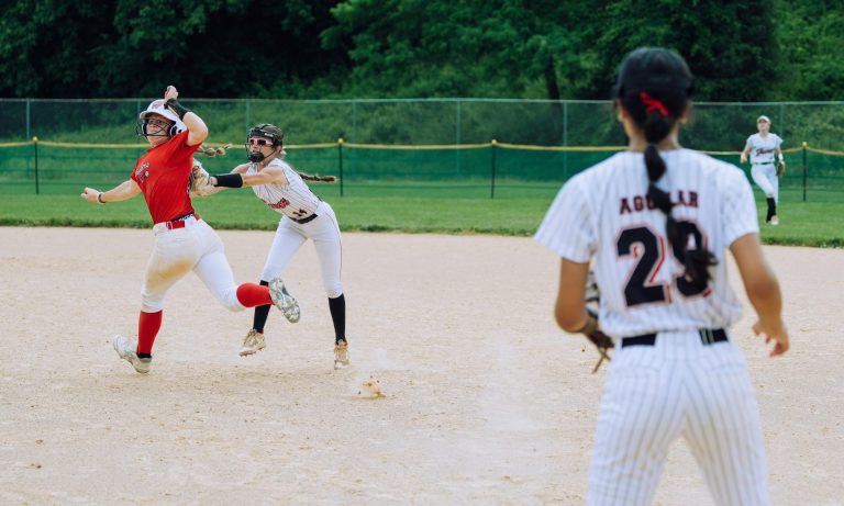 What Are the 10 Slowpitch Softball Positions? - The Softball Express